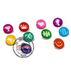 Pins modelos adesivados (1267) - Pins adesivados e resinados ...